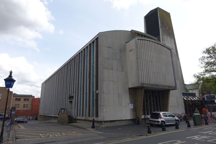 Holy Trinity, High Street, Hounslow « London Churches in photographs