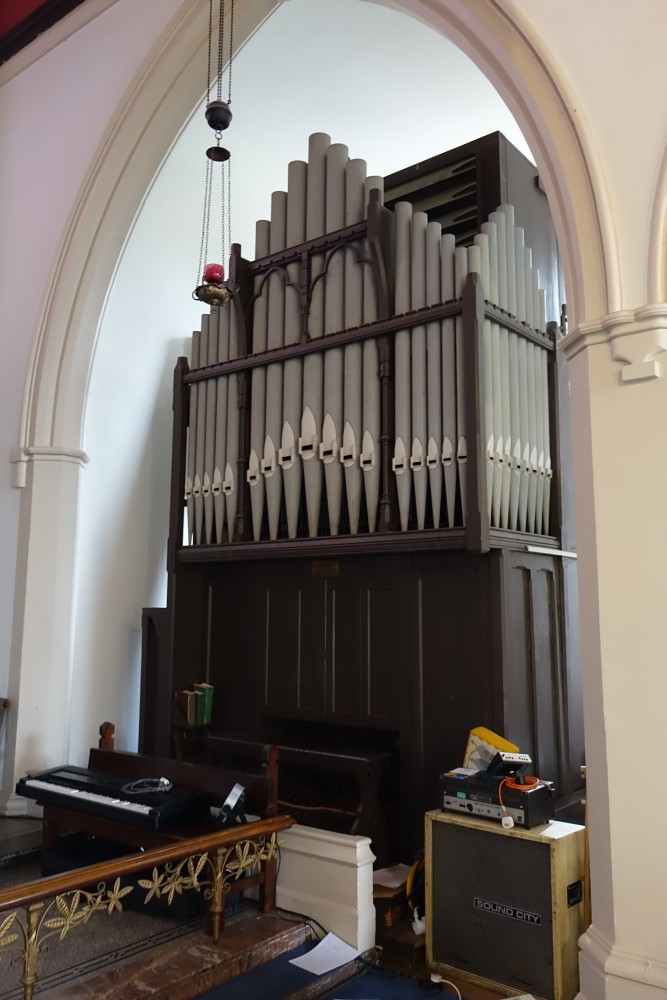 Holy Trinity, Castelnau, Barnes « London Churches in photographs