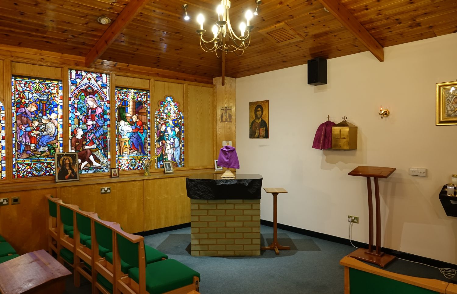 Hammersmith Hospital Chapel of St Luke, Du Cane Road, Shepherds Bush ...