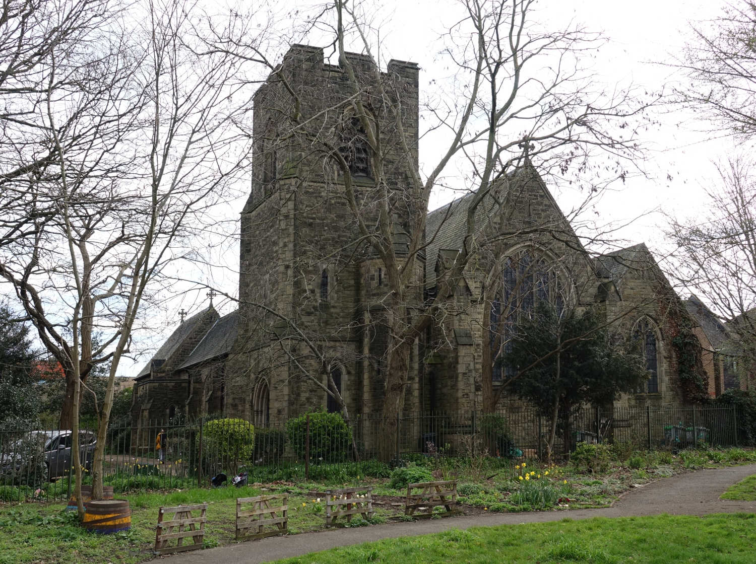 St John the Divine, High Path, Merton « London Churches in photographs